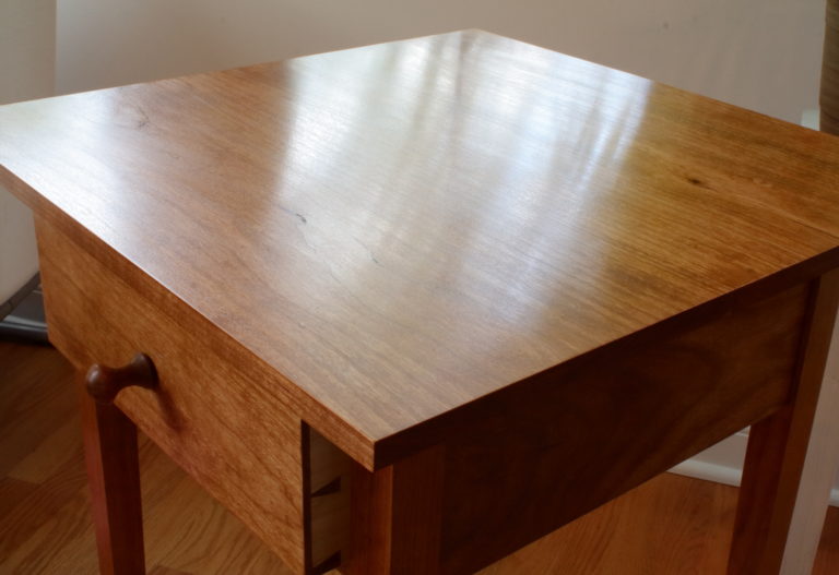 The Shaker Side Table - The Wireless Woodworker