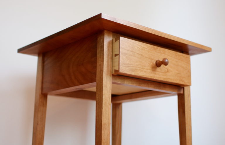 The Shaker Side Table - The Wireless Woodworker
